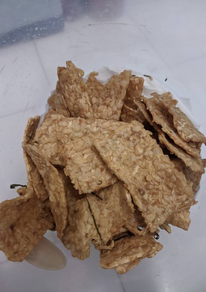 Resep Kripik tempe renyah mudah oleh Attiq 93 - Cookpad