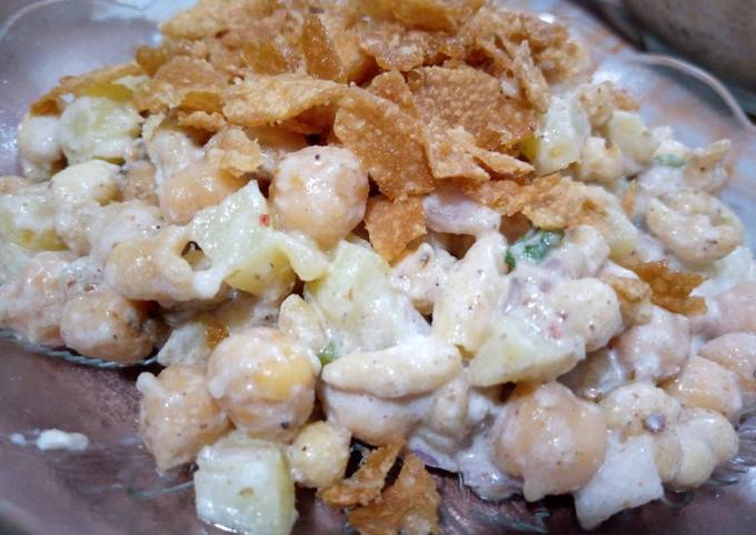 Alu Chana chat Recipe by Sadaf Siddiqui - Cookpad