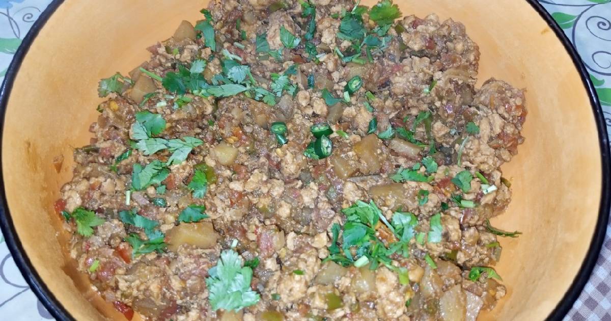 Tawa Vegetable Keema Recipe by Surhaan Tahir Wafai - Cookpad