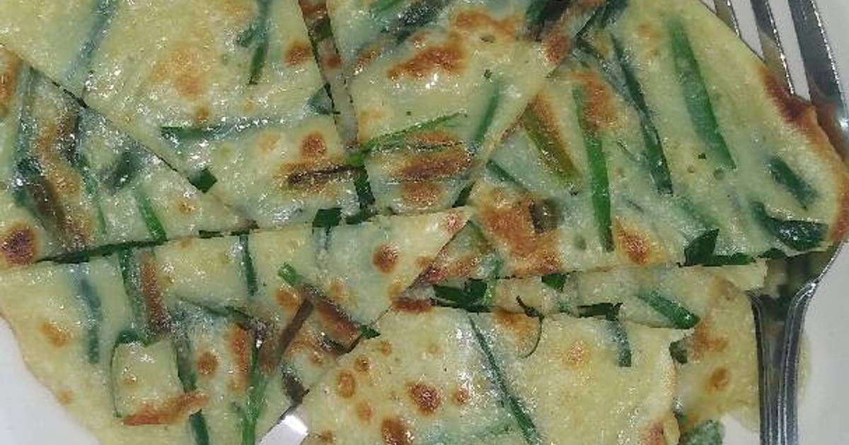 Resep Pajeon Korea (Pancake Kucai) cemilan korea oleh MJ - Cookpad