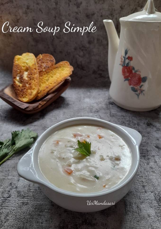 Resep Cream Soup with Garlic Bread oleh Uci Mandasari - Cookpad
