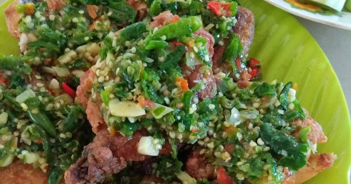 Resep Ayam geprek cabe ijo oleh Amie - Cookpad