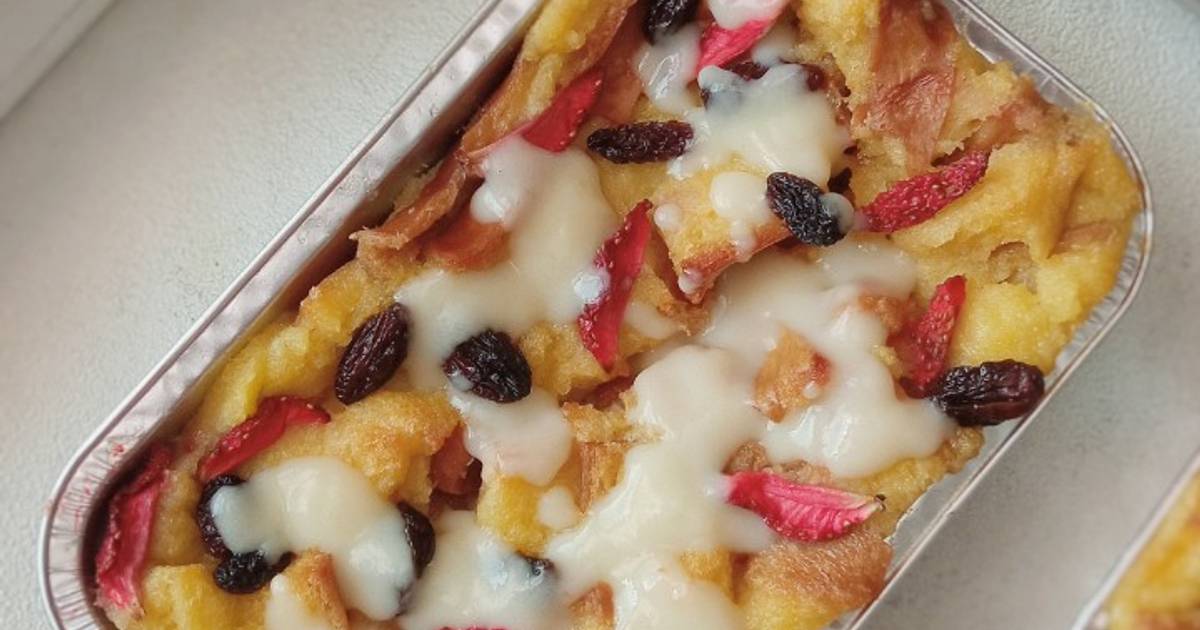 Resep Bread Pudding with Vanilla Sauce oleh Munawarah - Cookpad
