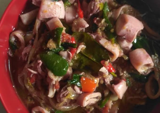 Resep Cumi saus tiram oleh Meyla Azalia - Cookpad