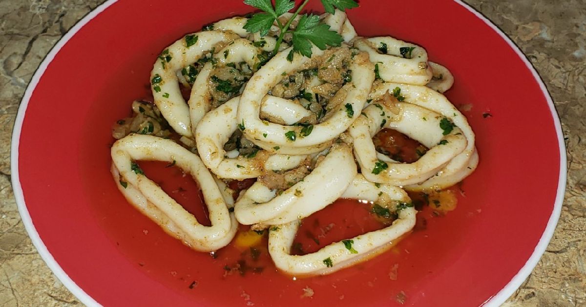 Calamares Al Ajillo Receta de Adriana - Cookpad