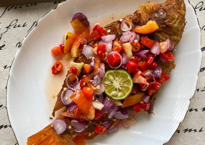 Resep Ikan Nila Goreng Sambal Dabu-Dabu oleh Rini Dwi Astuti - Cookpad