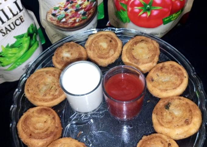 Pin wheels samosa Recipe by Aqsa mukhtiar - Cookpad