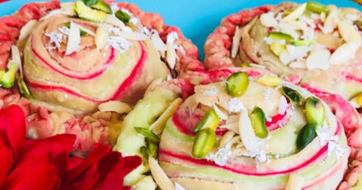 Whosayna’s Mawa Khaaja Recipe by Husseina Nazir - Cookpad