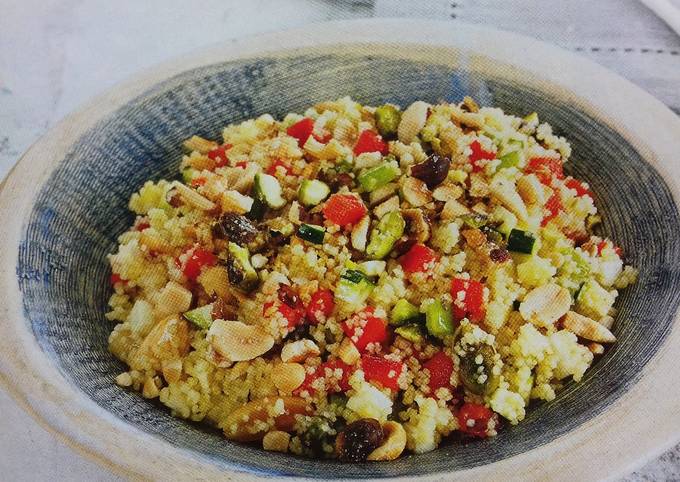 Cuscús con verduras y frutos secos Receta de Comida Pakistaní 🍜- Cookpad