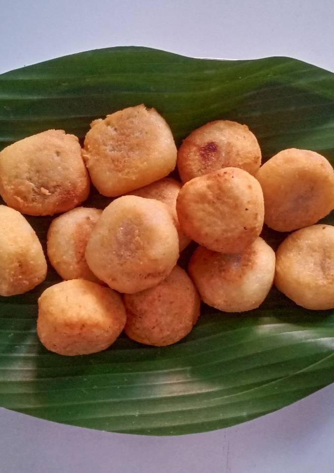 Resep Singkong Parut Isi Gula merah (Misro) oleh Maya Utami - Cookpad