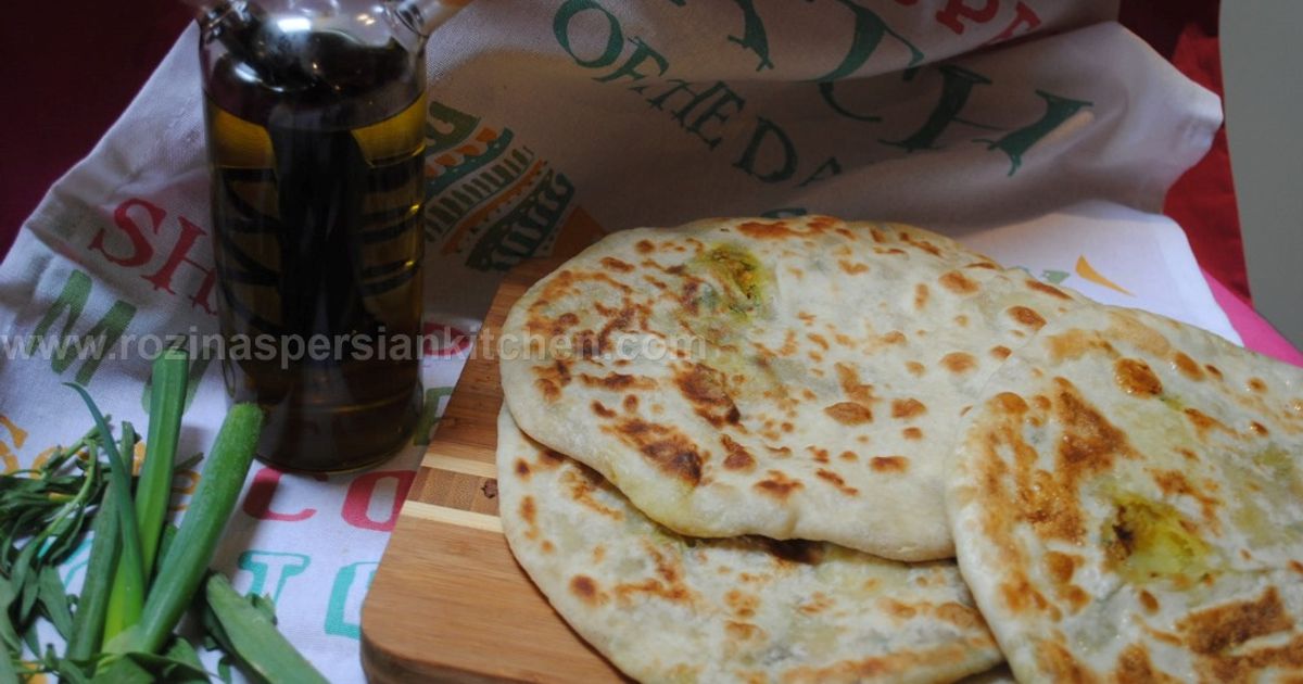 Potato Stuffed Bread (Naan Shekampur) Recipe by Rozina Dinaa - Cookpad