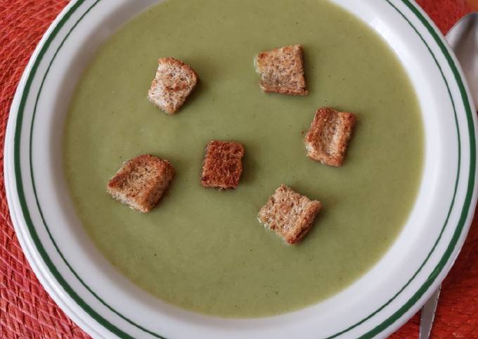 Sopa de calabacita con chayote Receta de LuzMa SG- Cookpad