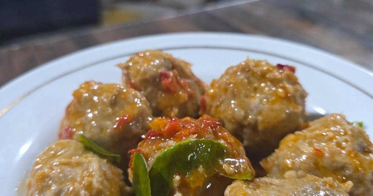 Resep Bakso Mercon Keju Moncrot oleh fitria kusuma dewi - Cookpad