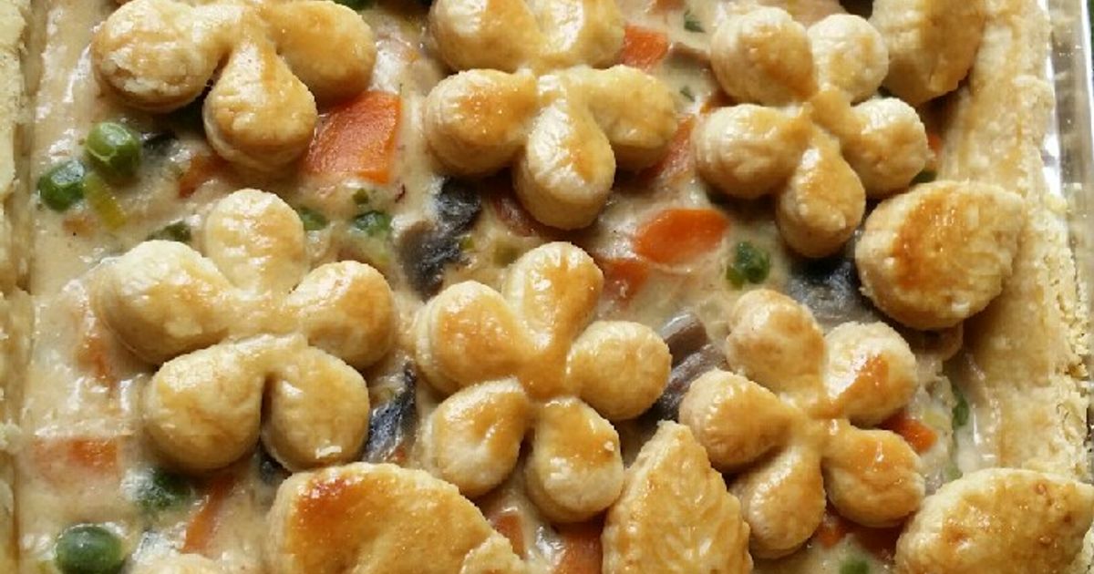 Creamy Chicken And Vegetable Family Pie Recipe by fay Chege - Cookpad