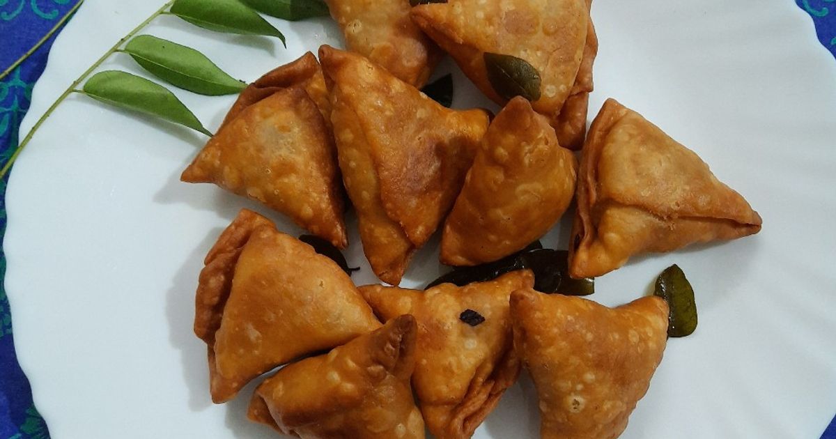 Onion Samosa Recipe by Lipika Das - Cookpad