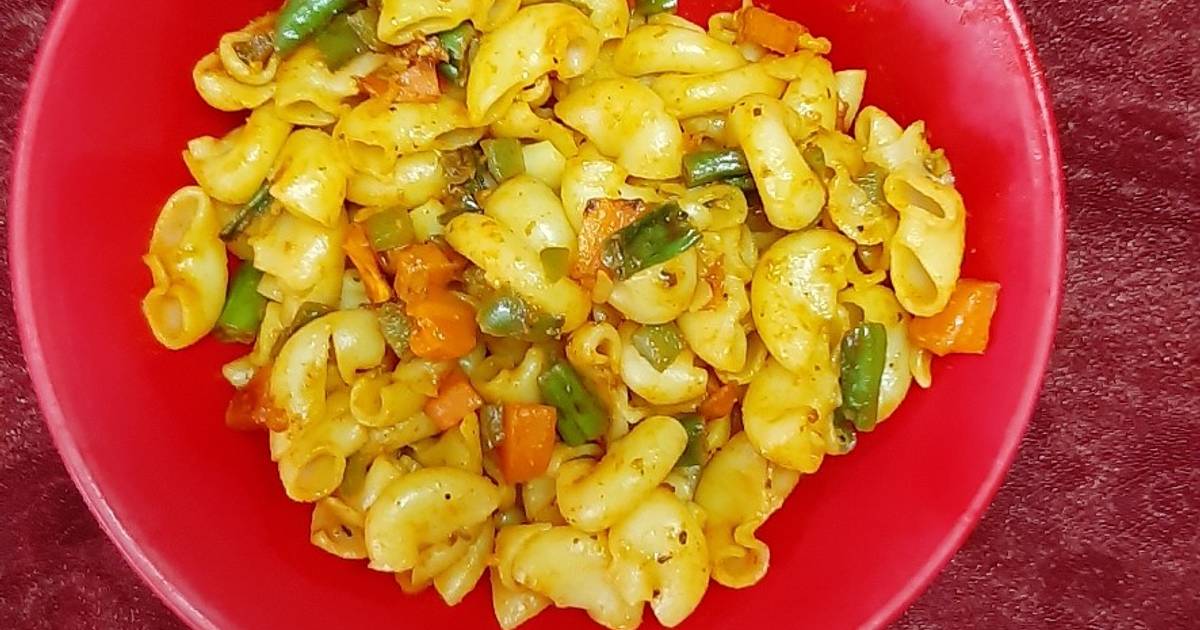 Macaroni red sauce Recipe by Upma Budhiraja Gabrani - Cookpad