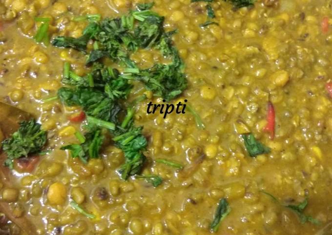 Moth tadka daal Recipe by Tripti Gautam - Cookpad