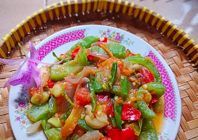 Resipi 22:8:23 - Sambal ulek petola & tomato oleh Hani Shaimi - Cookpad