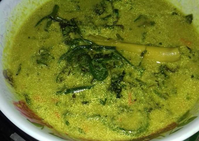 Resep Gulai pakis Ala sumbar oleh 𝓟𝓸𝔂•𝓜𝓸𝔂 - Cookpad