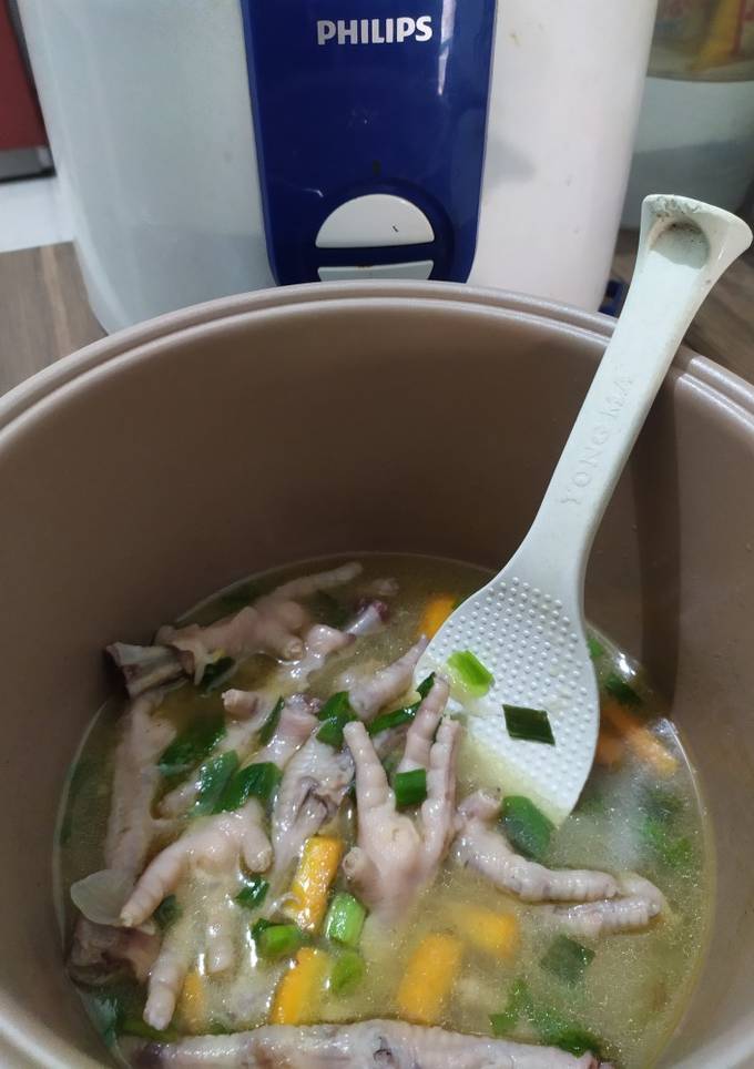 Resep Sup Ceker Ayam Magic Com oleh Dini Saraswati - Cookpad