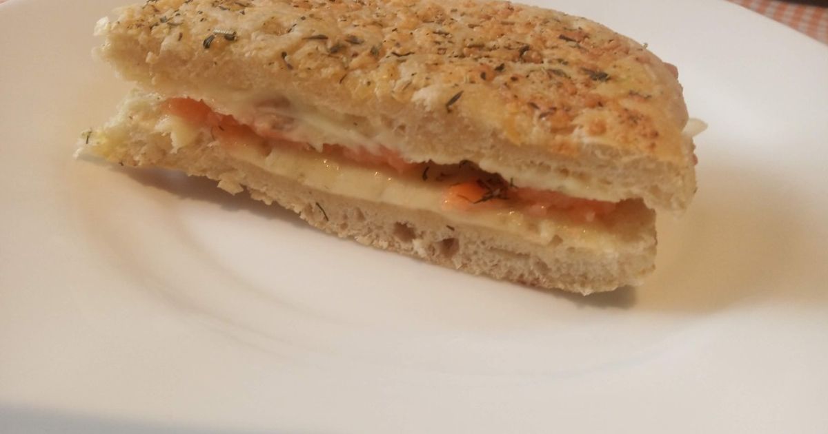 Focaccia Rellena De Queso Y Salmón Ahumado Receta de Antonia García ...
