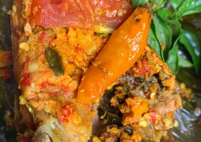 Resep Pepes ayam pedas oleh bebbycint - Cookpad