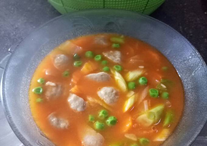 Resep Sop tomat(sup merah) oleh hanay yana mamae Lionel😍 - Cookpad