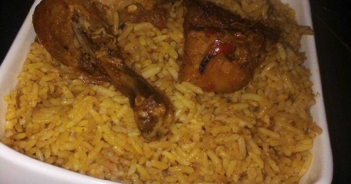 Simple jollof rice girki daga Nusaiba Sani - Cookpad