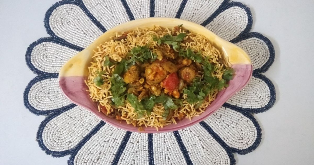 Spiny Gourd(kantola) Sabzi (With An Unique Topping) Recipe by Bina ...