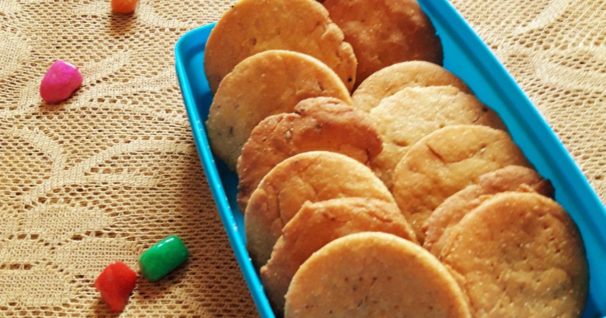 चटपटी मठरी (Chatpati Mathri Recipe In Hindi) रेसिपी बनाने की विधि in ...