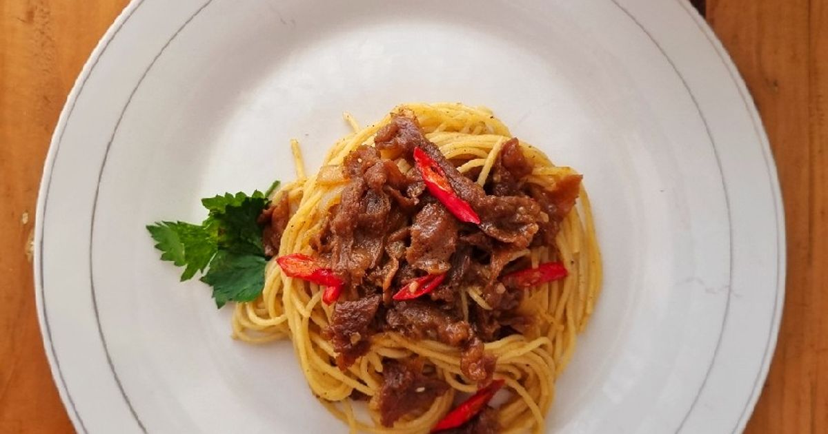 Resep 393. Spaghetti Daging Sapi Lada Hitam oleh Vifya_kitchen - Cookpad