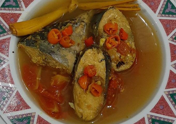 Resep Ikan Tongkol Pindang Kuning oleh Mualimah Rosyadi - Cookpad