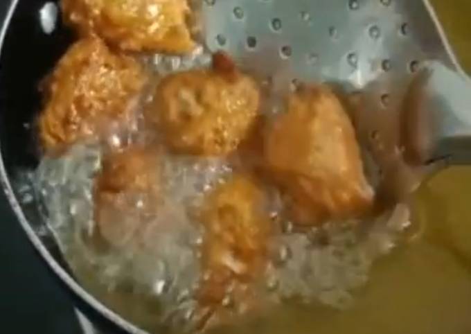 Besan pakoda/ gram flour pakoda Recipe by Sarita Srivastava - Cookpad