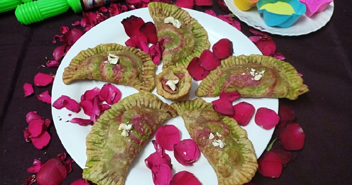 Colourful Chocolate Coconut Gujiya Recipe by Satya Jha - Cookpad