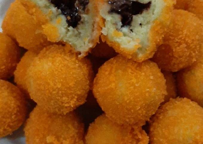 Resep Bola Bola Ubi Lumer oleh Riska Mayangsari - Cookpad