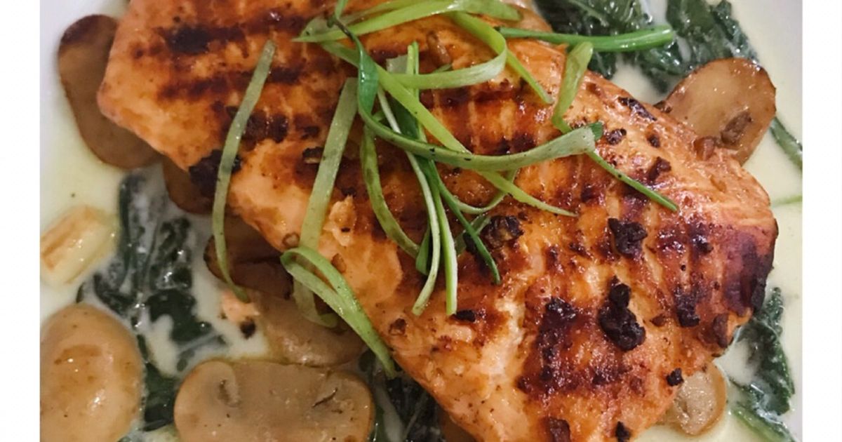 Resep Grill Salmon Ft. Kale oleh Stephanie Halim - Cookpad