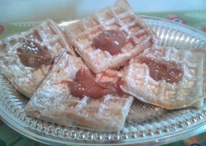 Waffle de banana y dulce de leche Receta de XIME 🍭- Cookpad