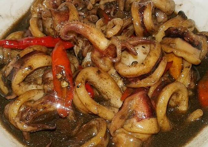 Resep Cumi masak hitam oleh Tuti Triandini - Cookpad