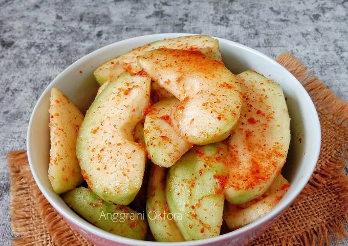 Resep Rujak Jambu Kristal oleh Anggraini Oktora - Cookpad