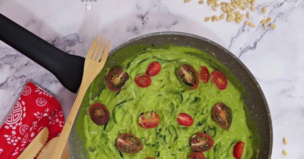 👩🏼‍🍳Espaguetis De Calabacín Con Salsa De Aguacate Y Piñones👩🏼‍🍳 Receta ...