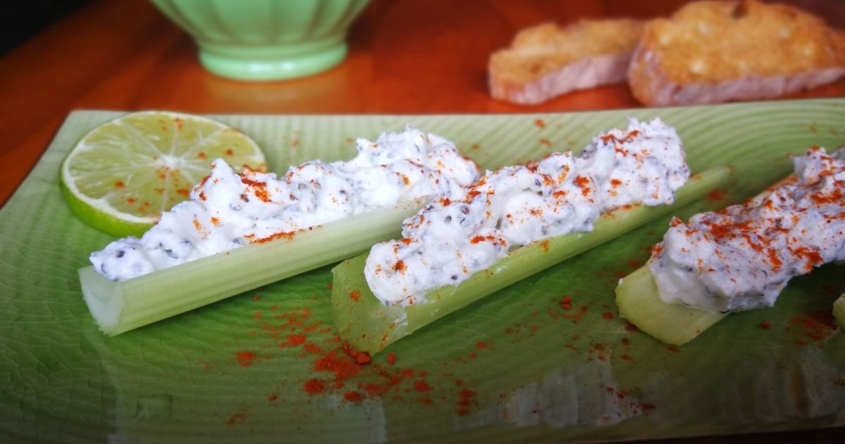 Pencas De Apio Rellenas De Queso Mató Con Chía Receta de "cocinar con ...