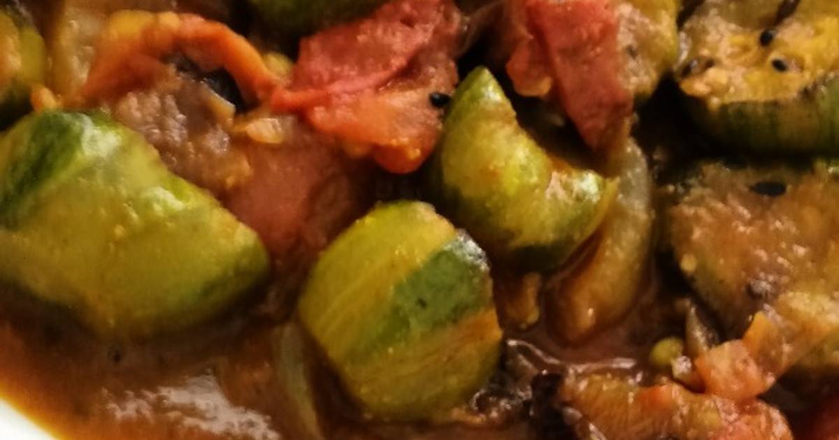 Parwal Curry Recipe by Dr. Madhumita Mishra - Cookpad