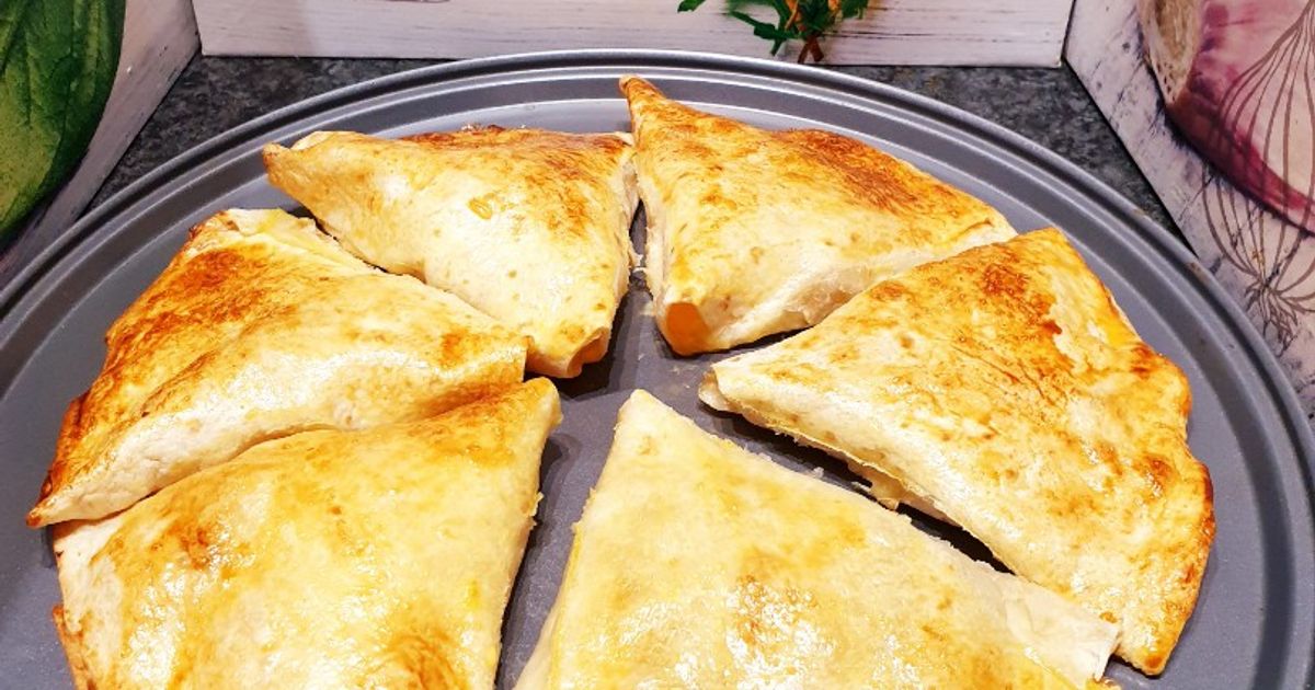 Chicken Cheddar Triangle Wrap Pizzas 🍕 Recipe By Stef Fanny