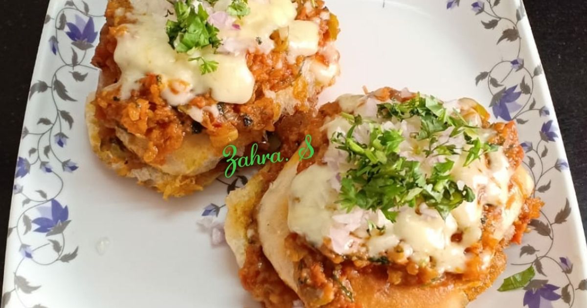 Roasted Garlic Masala Pav Recipe by Zahra Shaikh - Cookpad