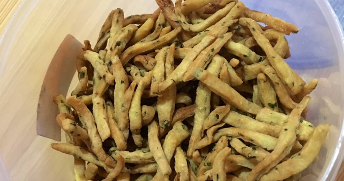 Resep Stik bawang homemade oleh yeli fitriana - Cookpad