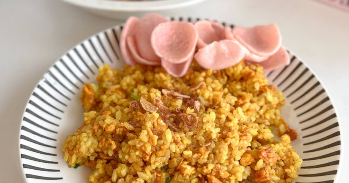 Resep Nasi Goreng Kunyit Ebi oleh Sinthia Tan - Cookpad