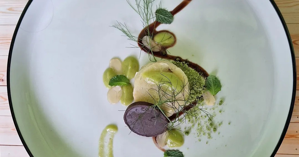 Resep Saus Alpukat Plating Dengan Puding Santan Roti Tawar Kukus oleh ...