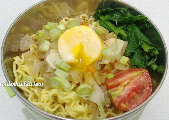 Resep Mie Rebus Bakso oleh Devalesha Kitchen - Cookpad