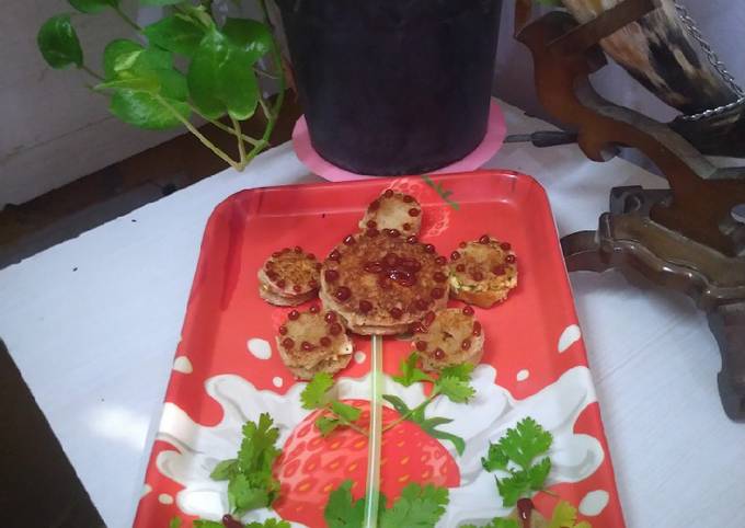 Flower paneer cheesy veg sandwich Recipe by Deepika Sharma - Cookpad