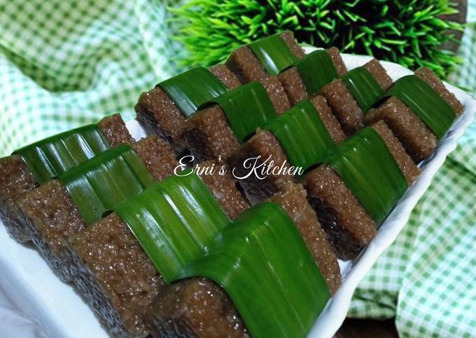 Resep Wajik Ketan Gula Merah (Legit & Pulen) oleh Erni's Kitchen (RK) - Cookpad